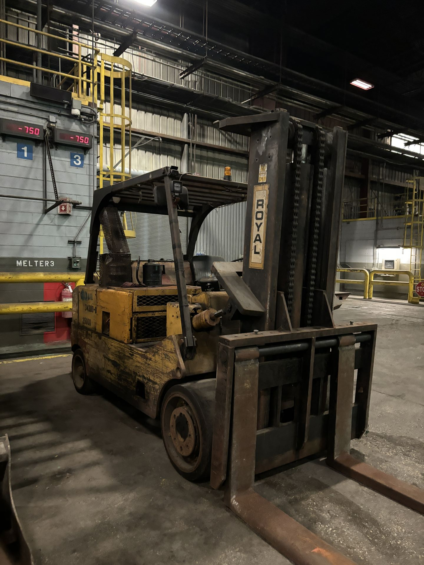 Royal T250 B TYPE D Forklift For Sale | Aucto
