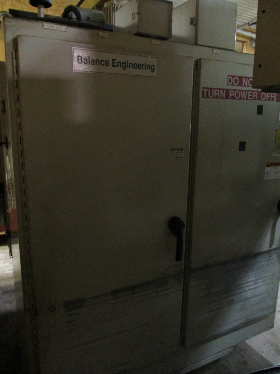 2001 BALANCE ENGINEERING STR-556-ED1 VERTICAL STATIC ROTATING BALANCER