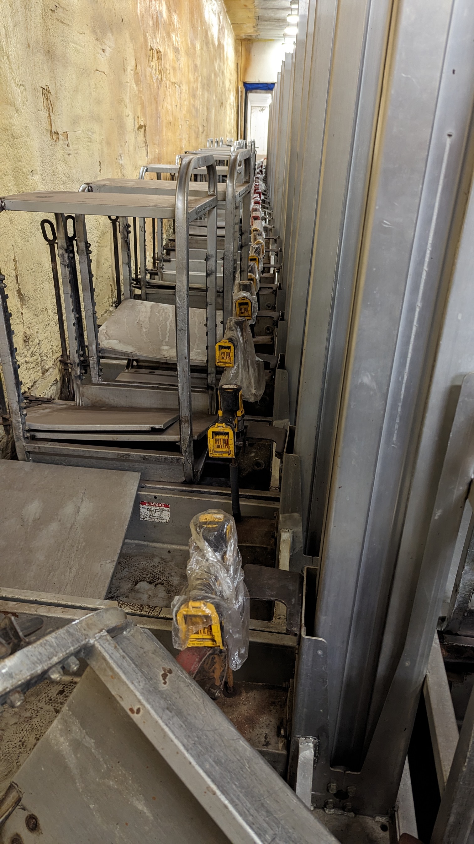 BULK LOT OF 97 POWERLIFT MPA REACHCRAFT, 350 LBS CAPACITY LIFTS