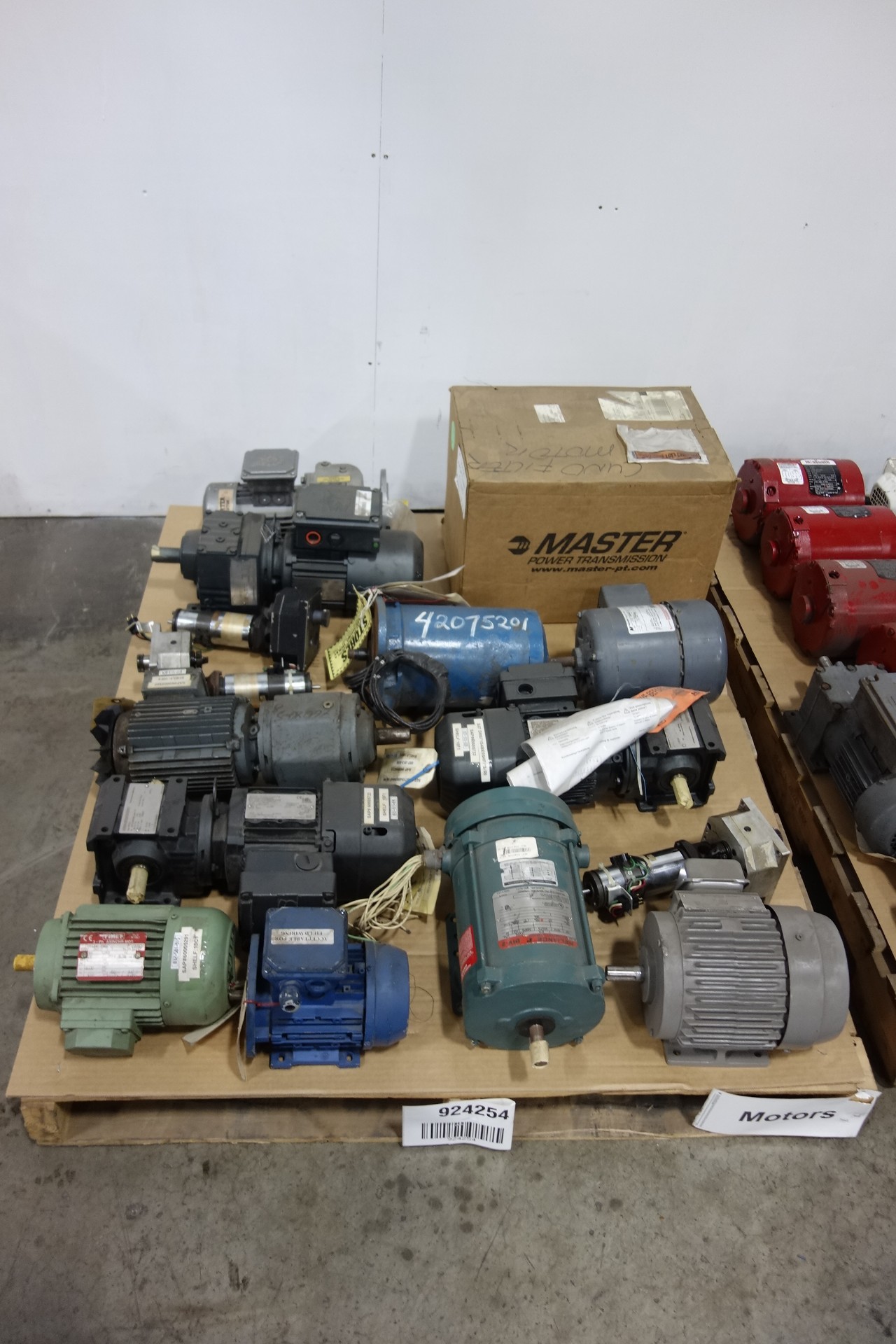 2 PALLETS OF ASSORTED ELECTRIC MOTORS WITH PARTS AND ACCESSORIES