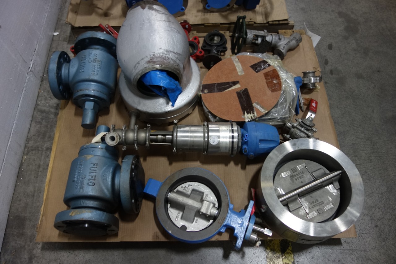 2 PALLETS OF ASSORTED VALVES AND VALVE ACCESSORIES