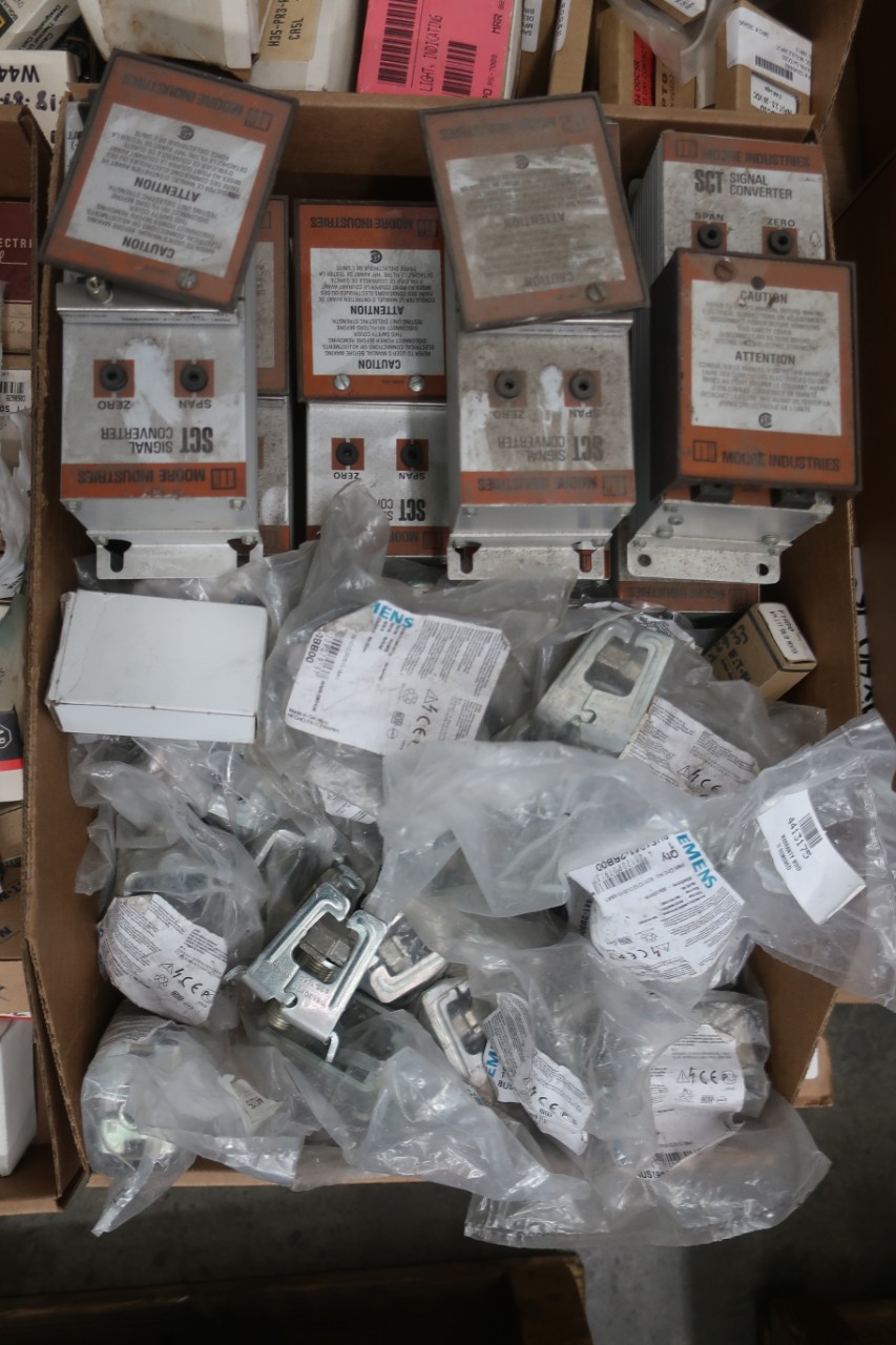 4 PALLETS OF ASSORTED ELECTRICAL COMPONENTS AND HARDWARE For Sale | Aucto