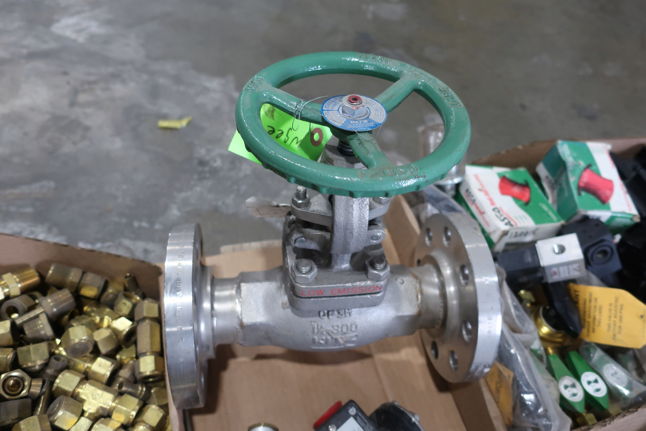 4 PALLETS OF ASSORTED VALVES AND VALVE PARTS For Sale | Aucto