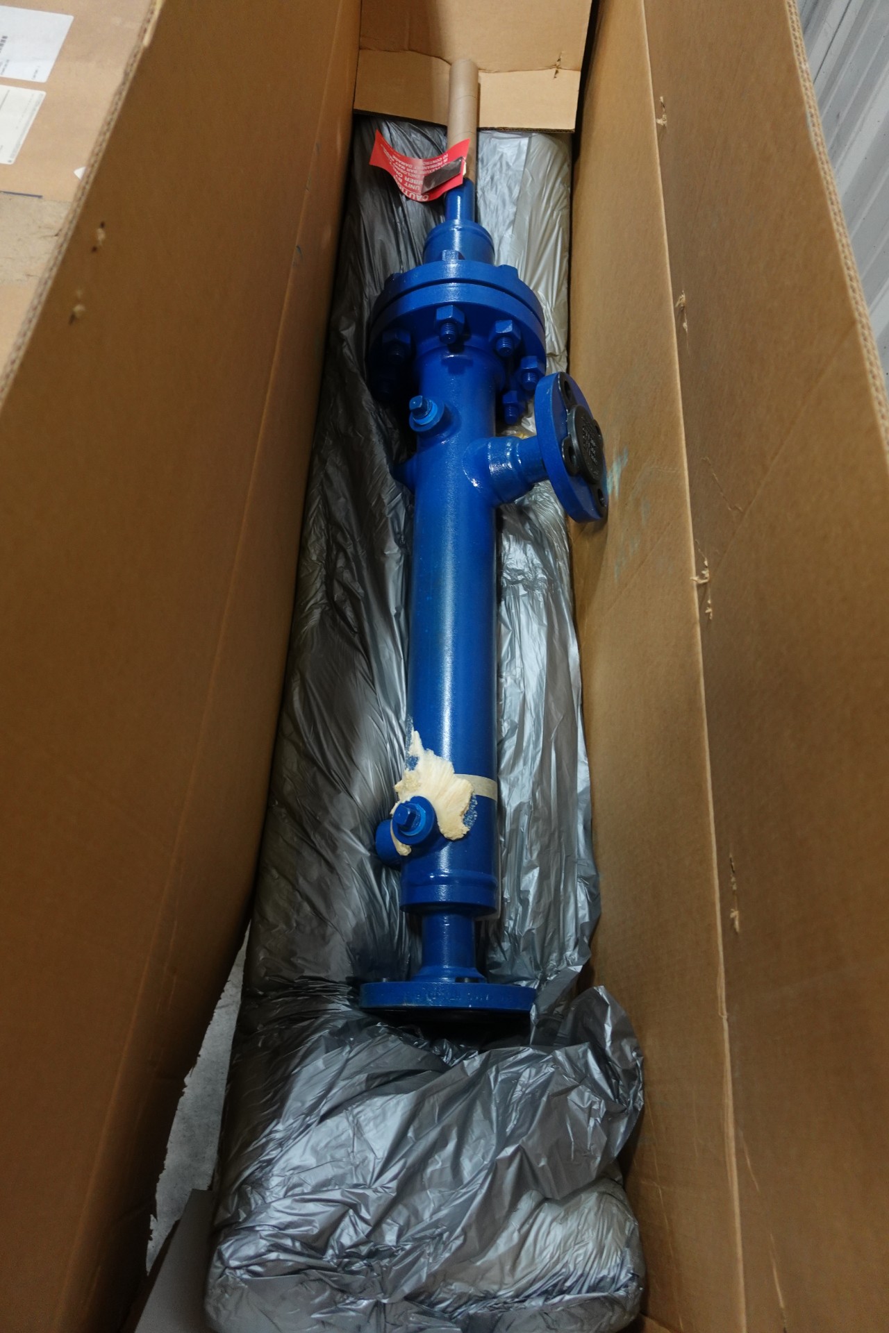 2 PALLETS OF MAGNETROL INSTRUMENTATION