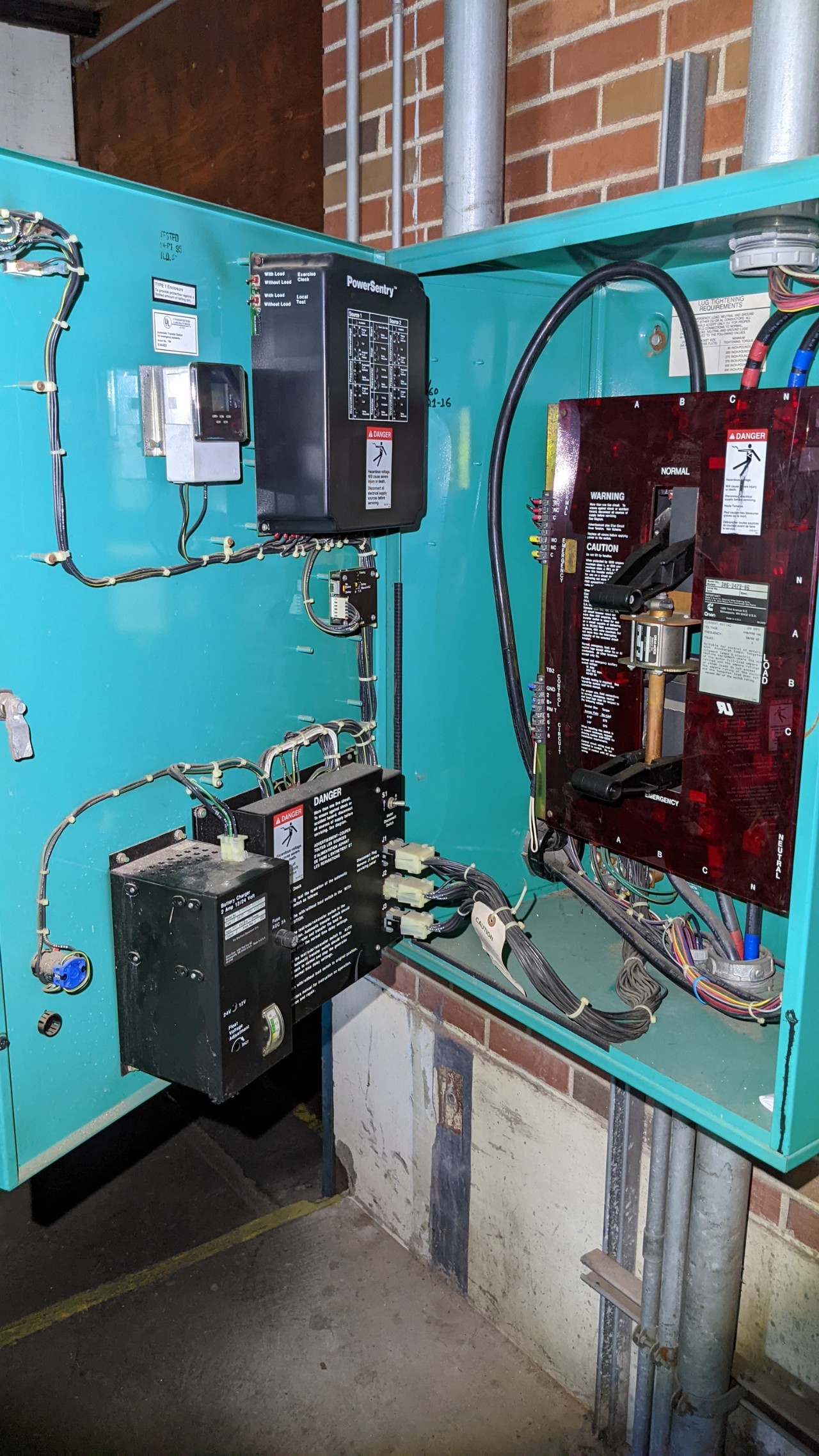 Onan Cummins 100ENBA generator with Onan Cummins transfer unit switch ...