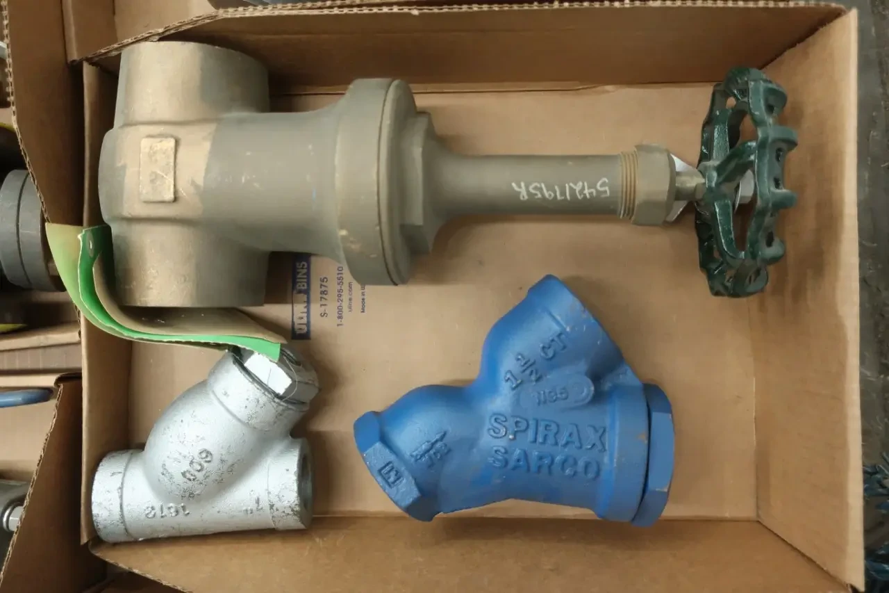 4 PALLETS OF ASSORTED VALVES