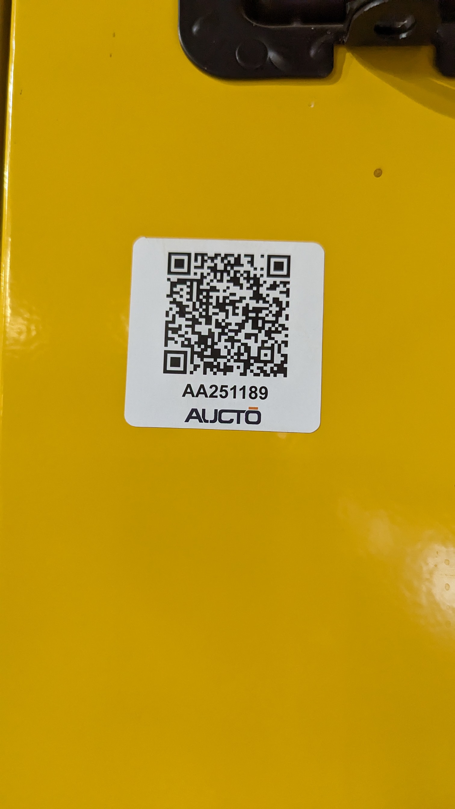 GLOBAL INDUSTRIAL 316093 FLAMABLE CABINET