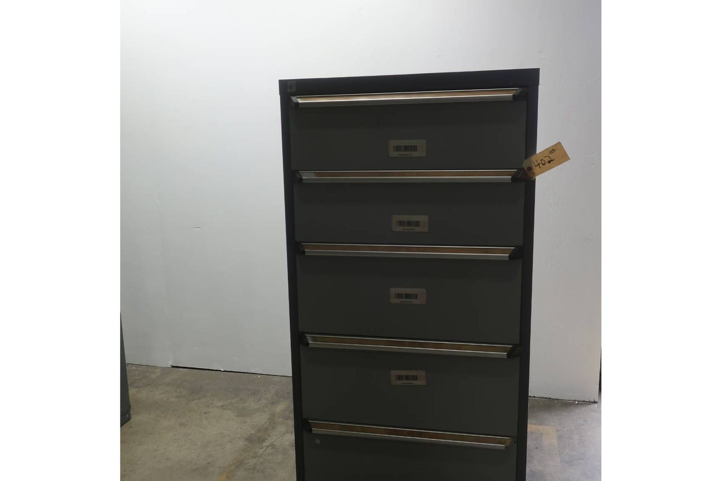 LOT OF 29 ASSORTED ROUSSEAU CABINETS For Sale | Aucto