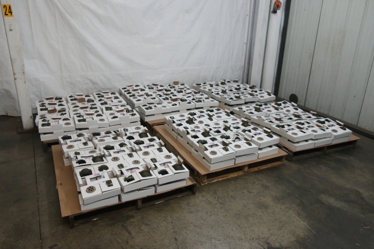 6 PALLETS OF UEC 90555C444135 PLUG AND RECEPTACLE ASSEMBLY KITS For ...