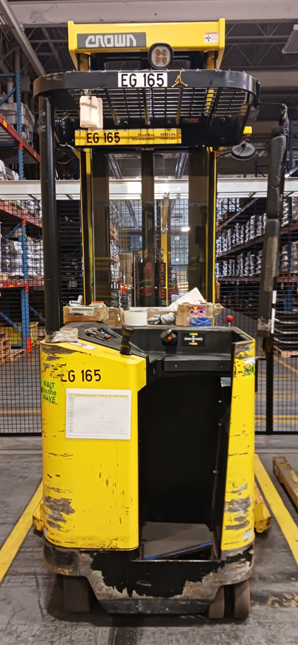 Crown Straddle Truck