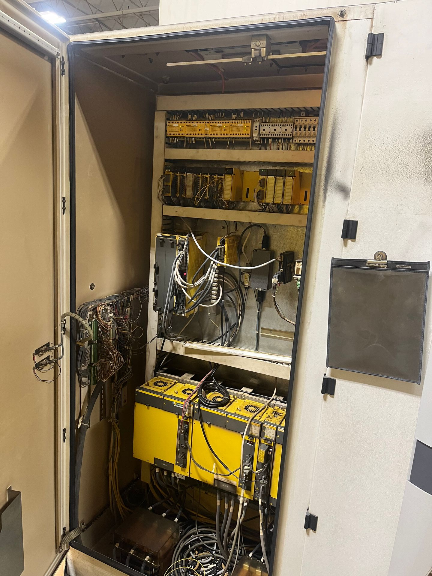 2005 Giddings & Lewis VTC 1600 w/ Fanuc 160i-TB Control W/ Tool Changer ...