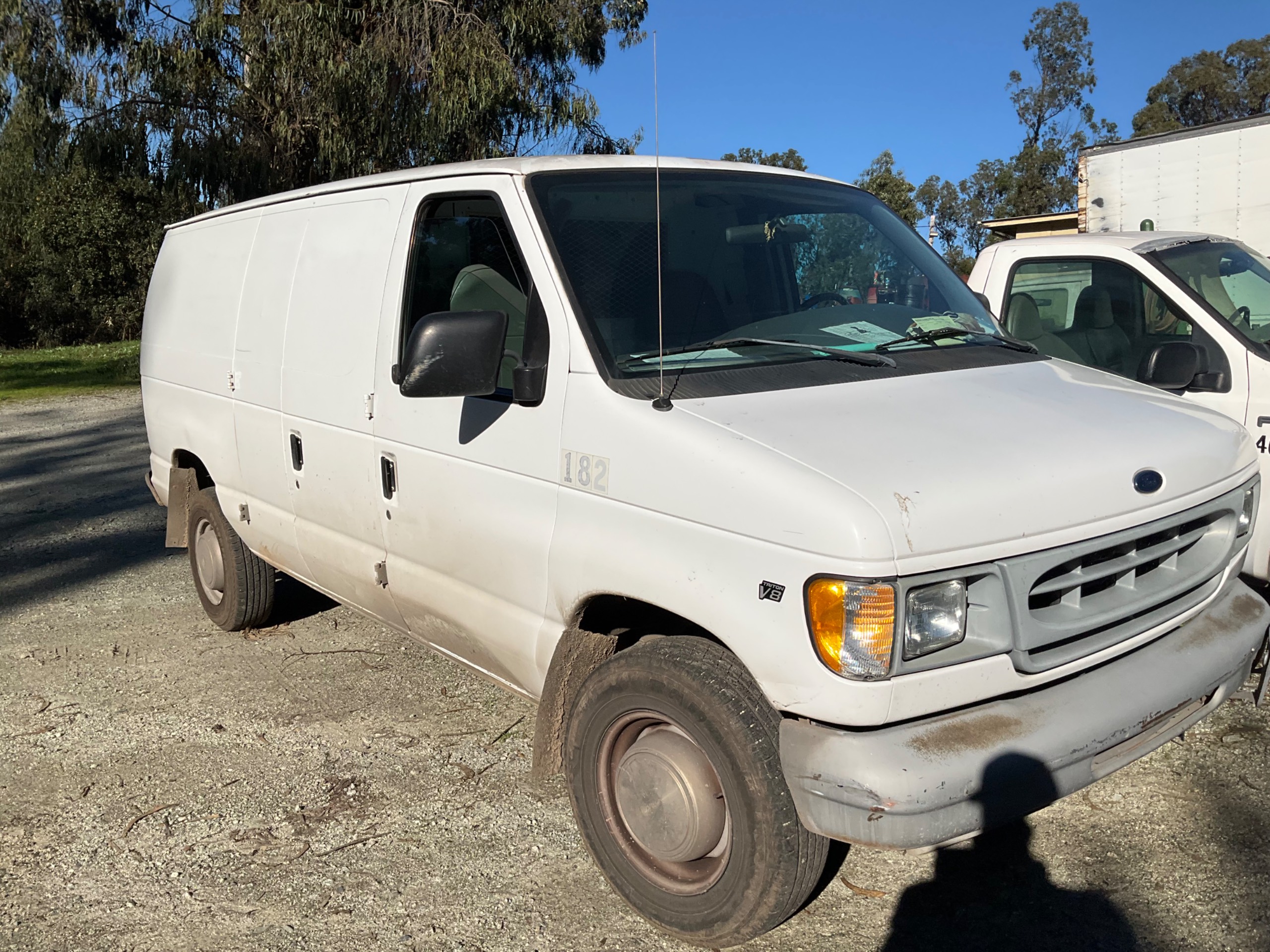 1998 FORD E-250 VAN For Sale | Aucto