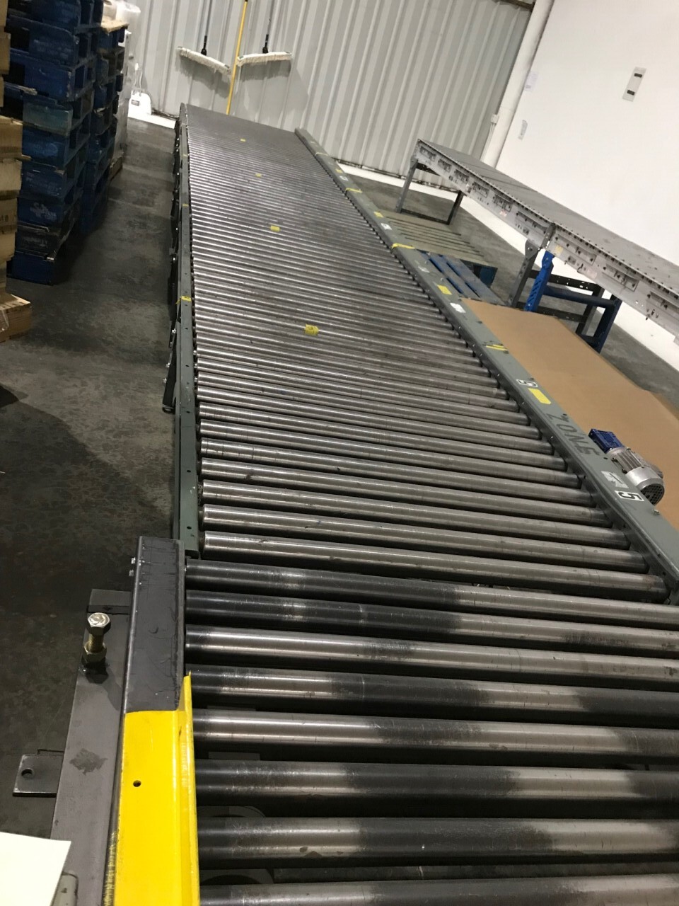 Fully Automatic Stretch wrapper with 15 ft powered infeed & rollers