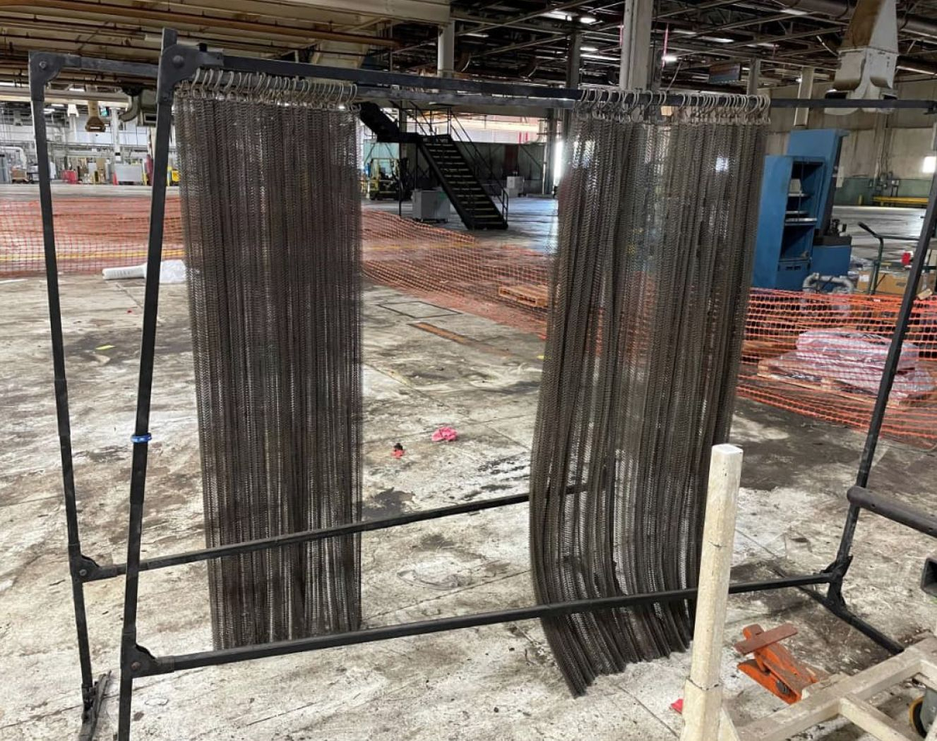 WILSON INDUSTRIES METAL WELDING CURTAIN For Sale | Aucto