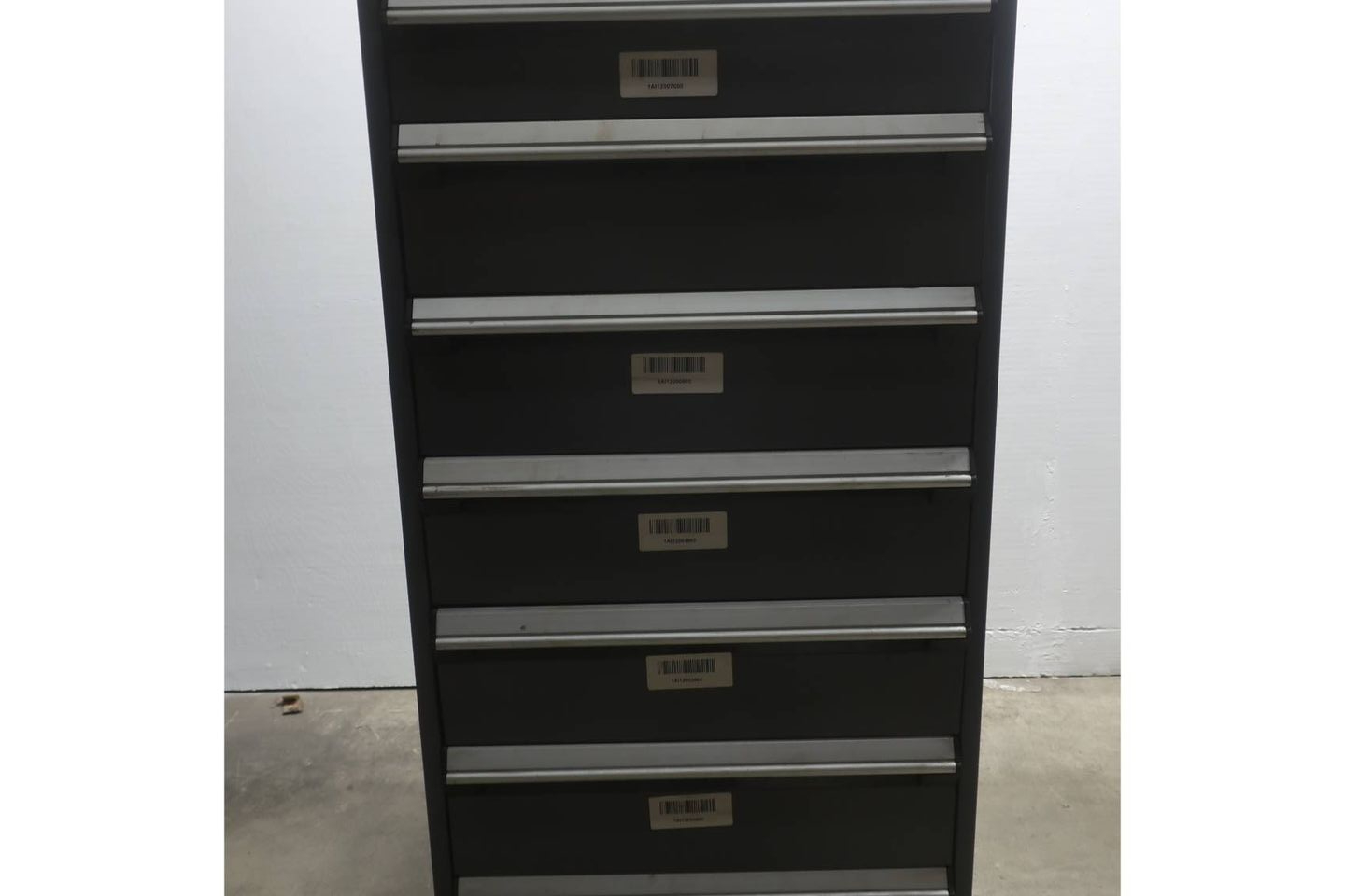 LOT OF 8 ROUSSEAU 7 DRAWER CABINET, LOCKING For Sale | Aucto