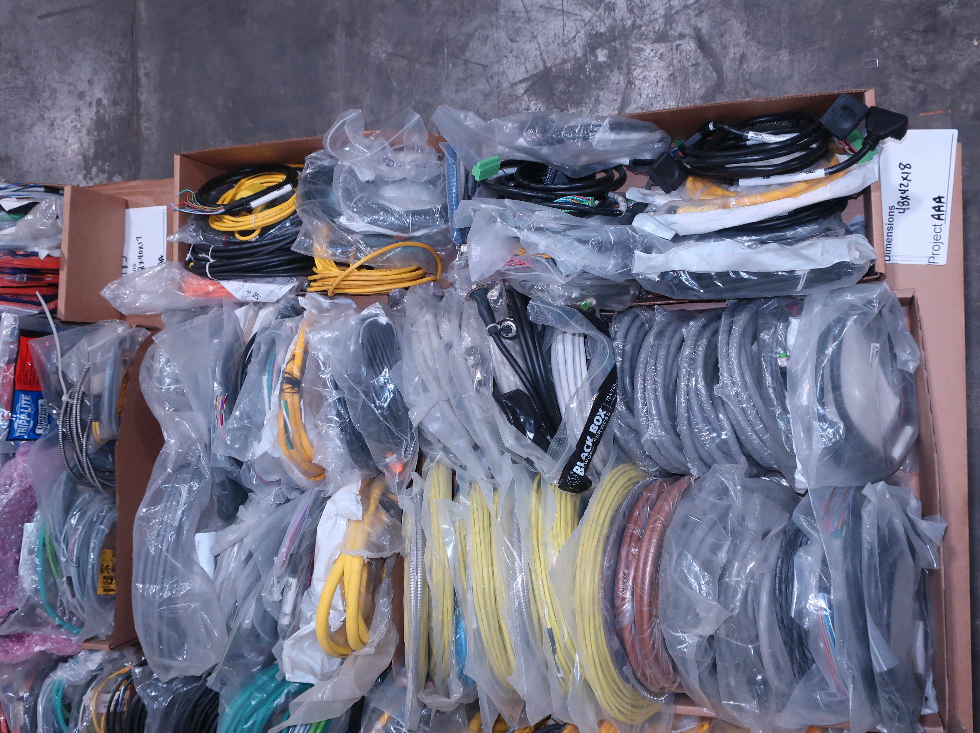 SKU 1726065 - 2 PALLETS OF ASSORTED CORDSET CABLES For Sale | Aucto