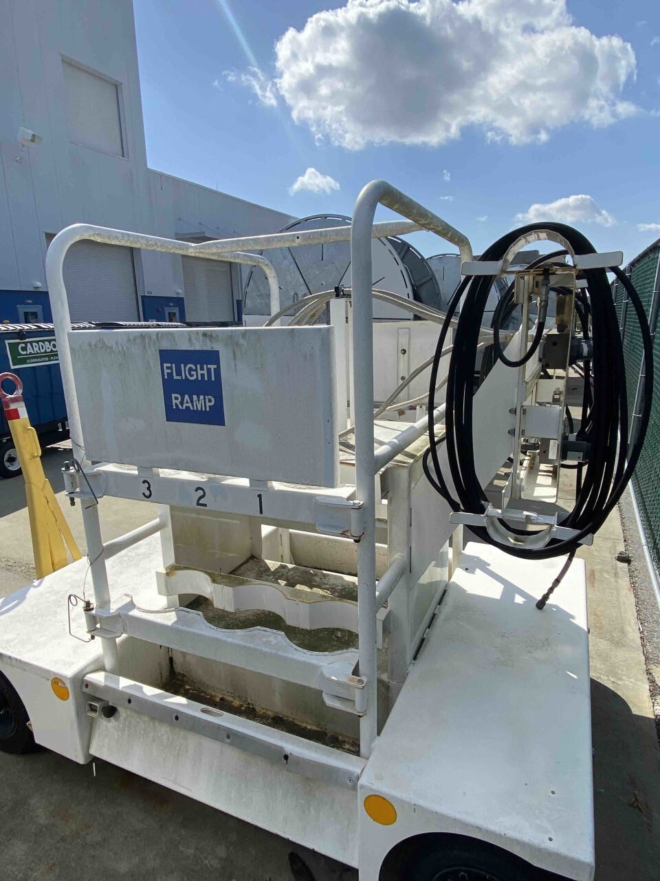 GSE 6 Bottle Helium Charge Cart (2486533) Charleston