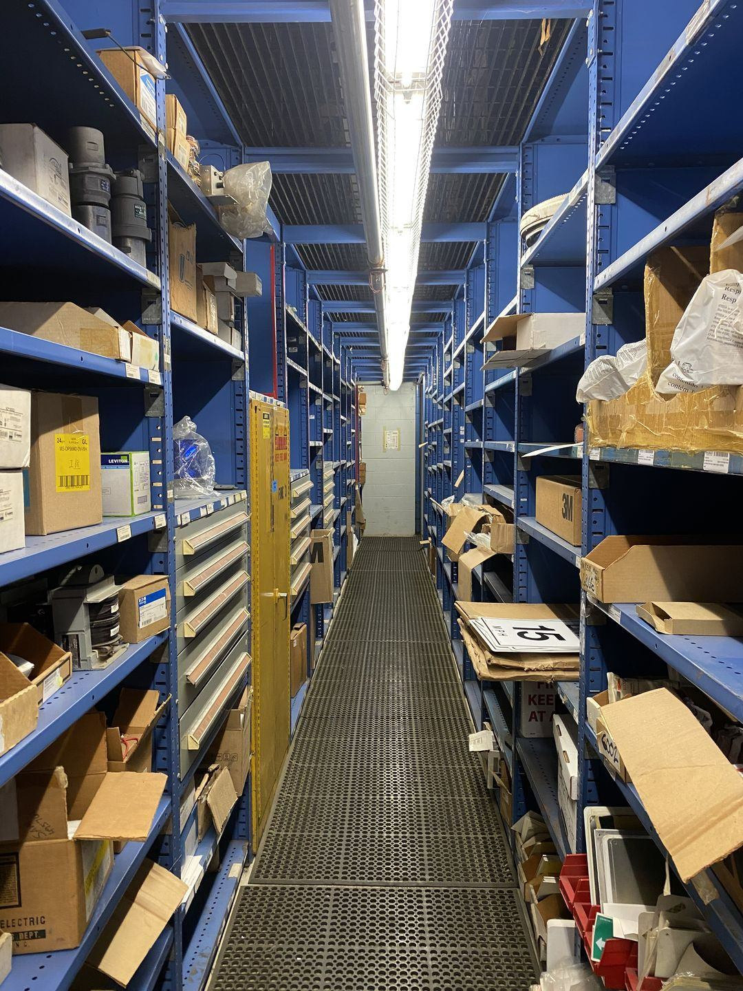 LOT OF ASSORTED CONSUMABLES