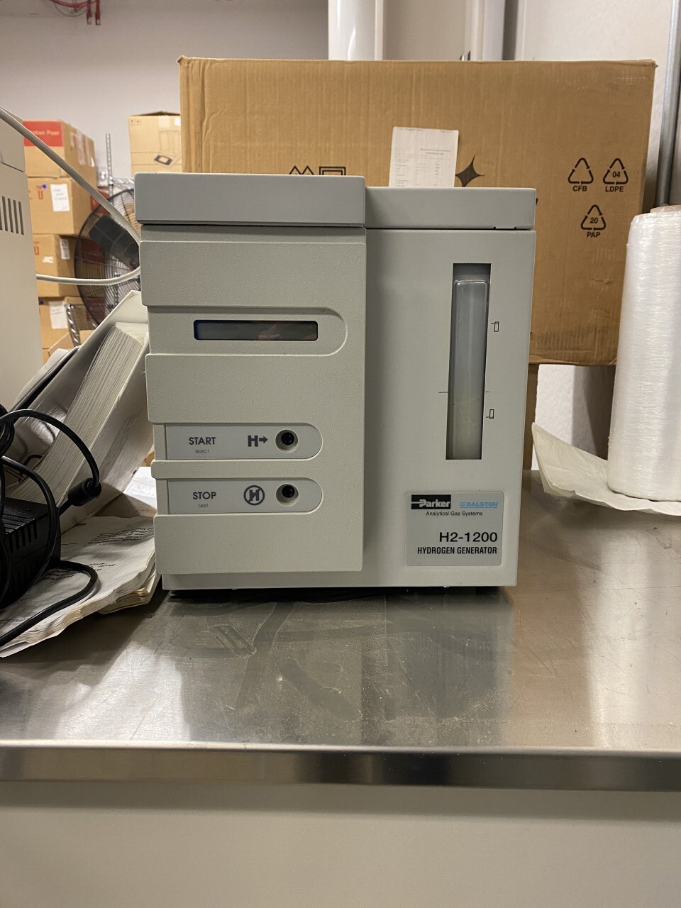 Hydrogen Generator Parker Balston H2-1200NA For Sale | Aucto