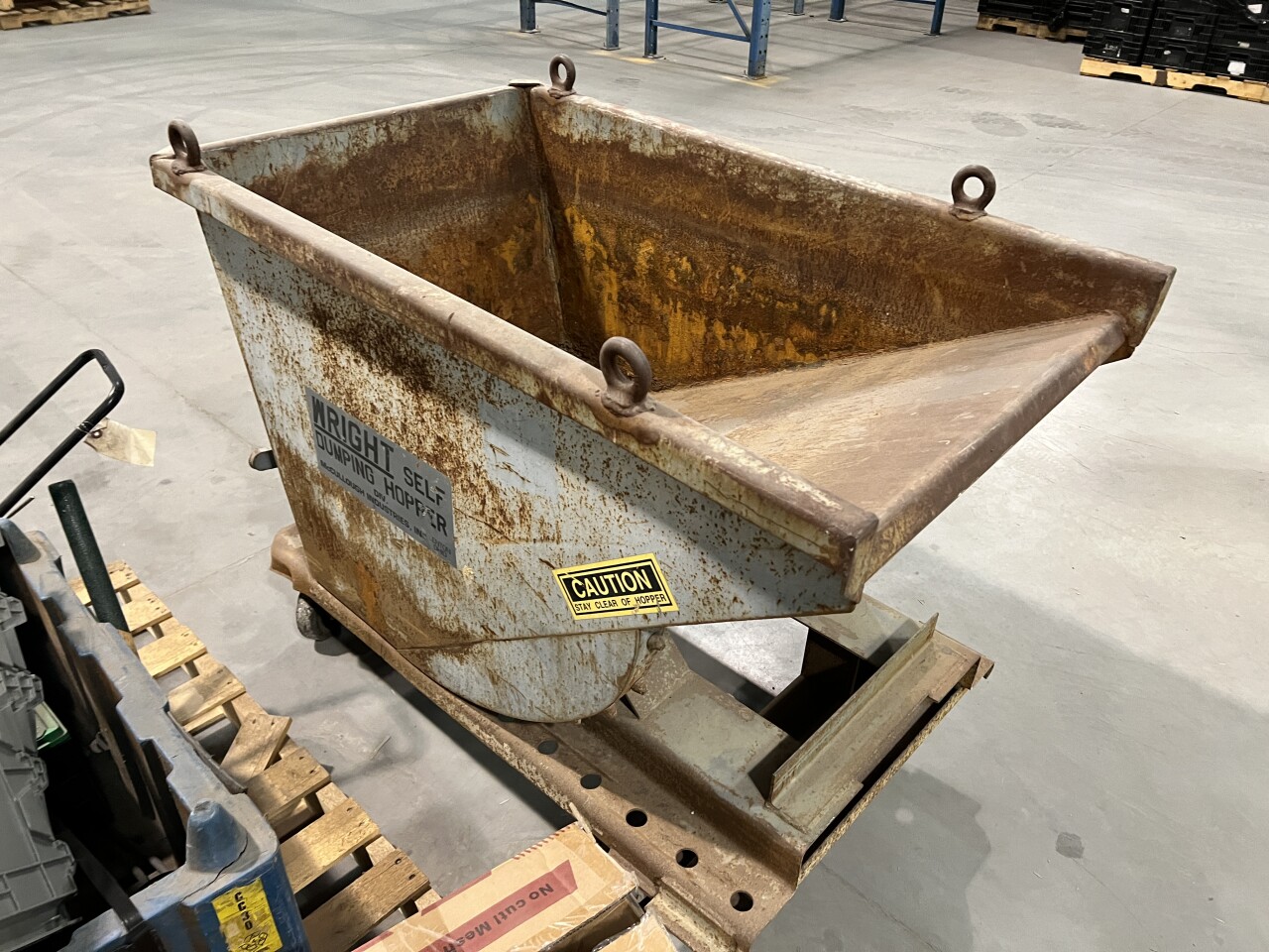 3X FORKLIFT SELF-DUMPING FORKLIFT HOPPERS (NEW MEXICO) For Sale | Aucto