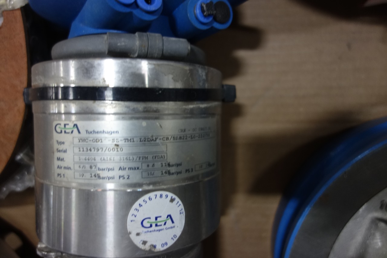 2 PALLETS OF ASSORTED VALVES AND VALVE ACCESSORIES