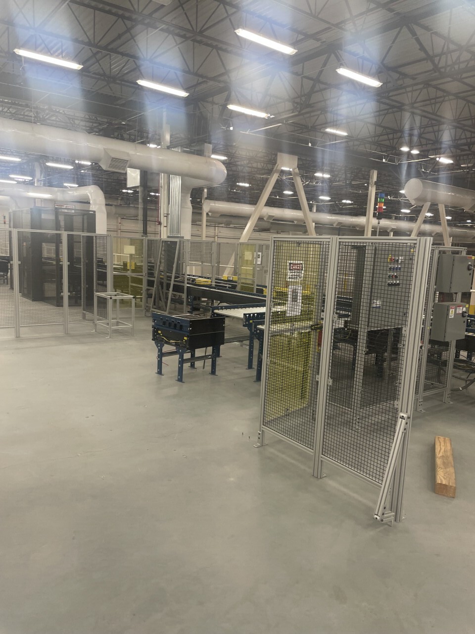 HILMOT CORP ELEVATOR 100 lb. capacity including conveyer system