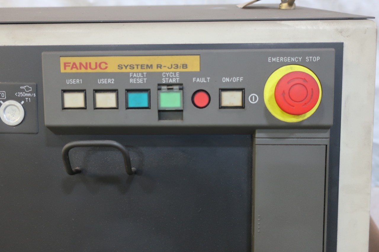 FANUC R-J3IB A05B-1215-B612 A05B-2462-B150 M-6IB 6S ROBOT CONTROLLER ...