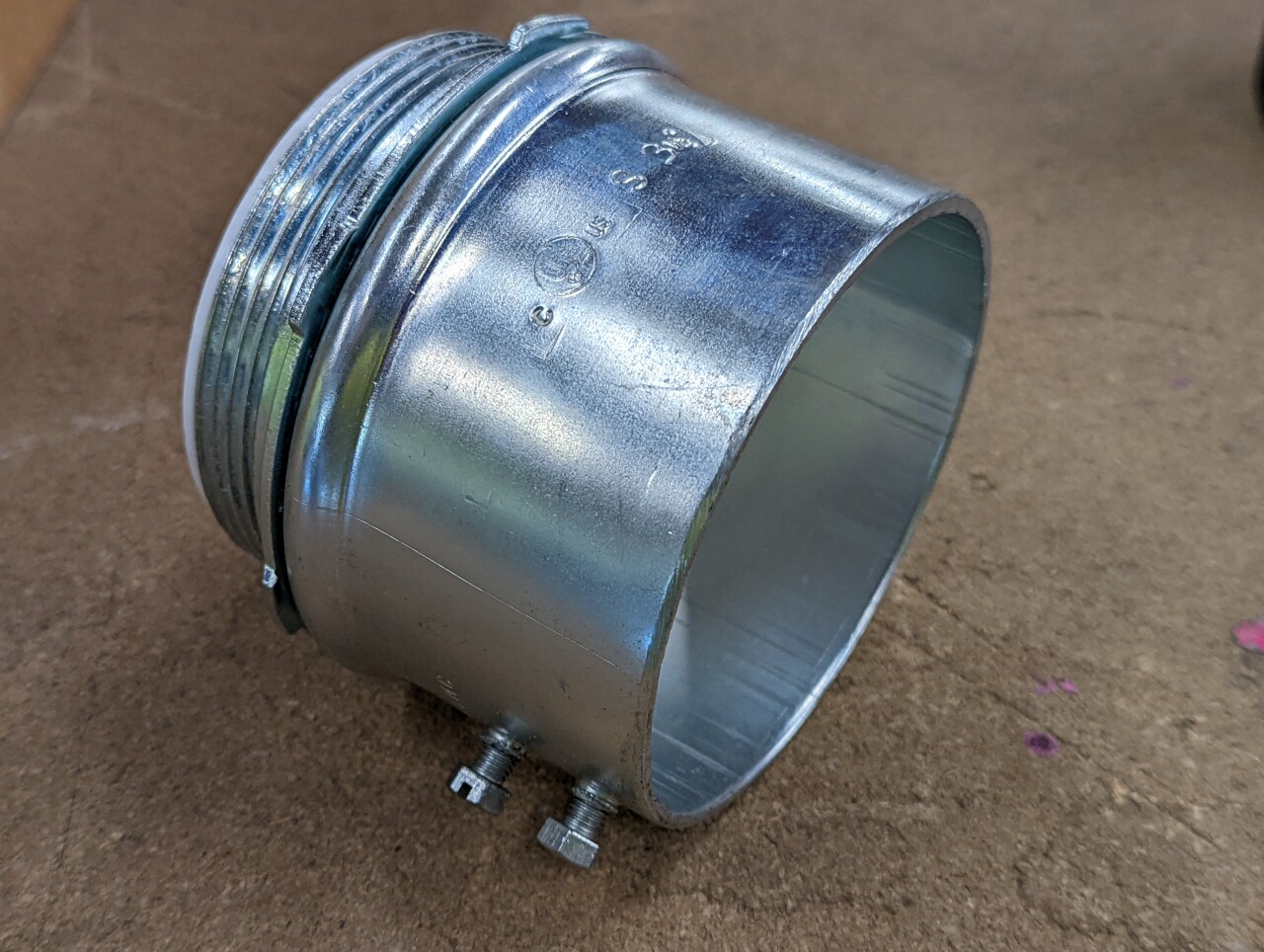 [Emerson - 10 Cases of 5] "4350ST" 3.5in Insulated EMT Connectors