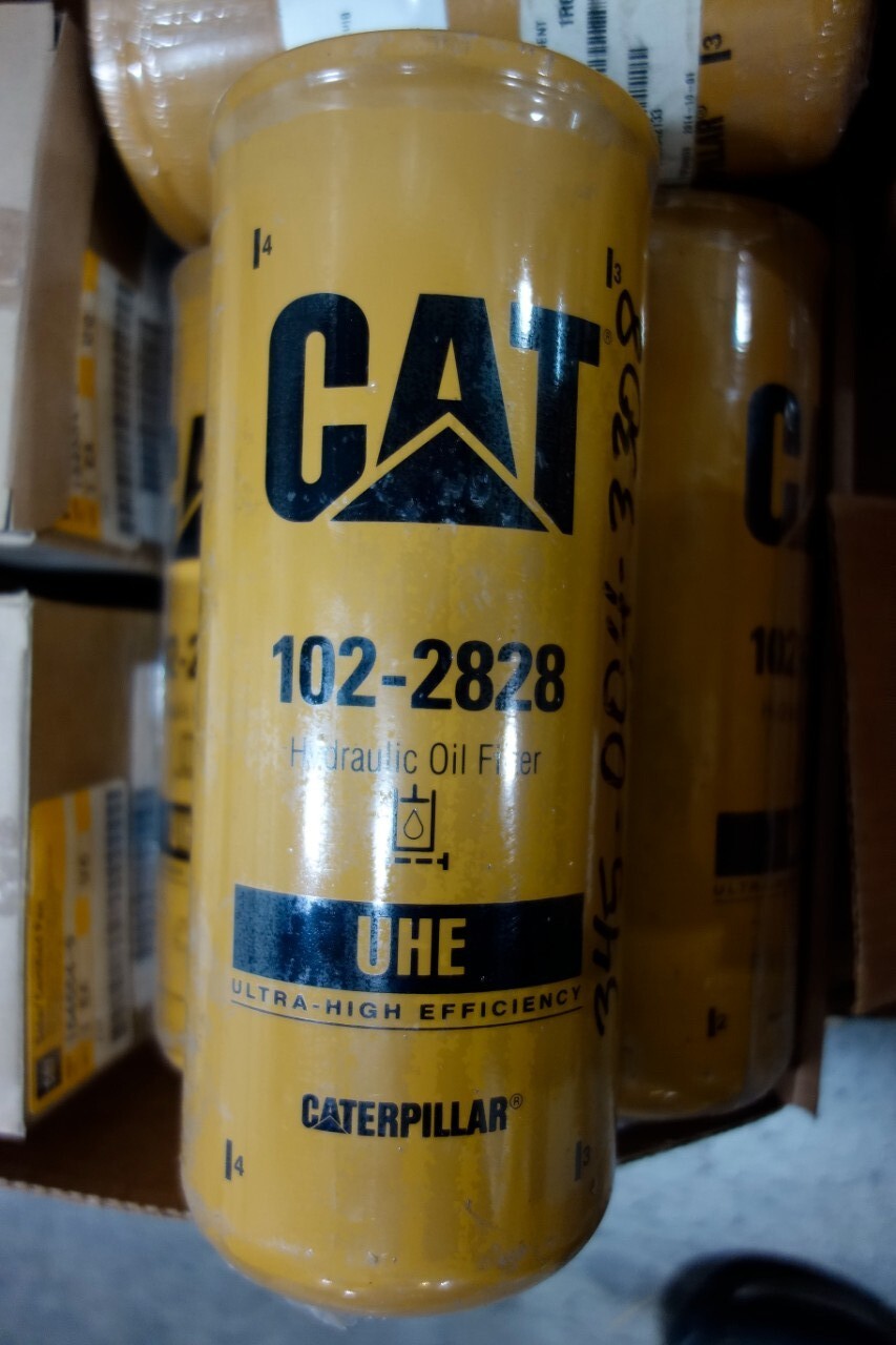 LOT OF ASSORTED CATERPILLAR PARTS AND ACCESSORIES For Sale | Aucto