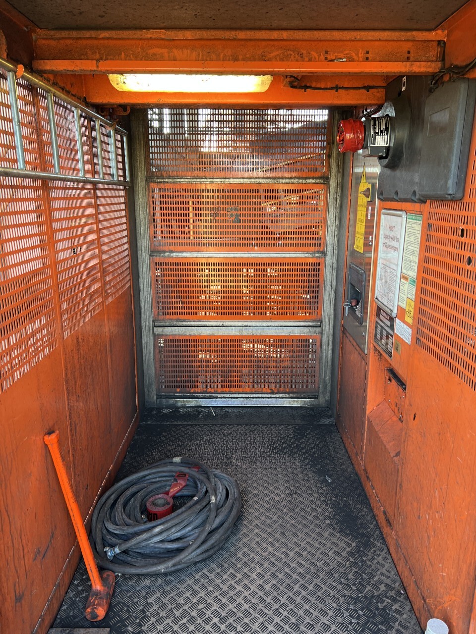 Alimak Scando 450 DOL SP construction hoist 4400lb