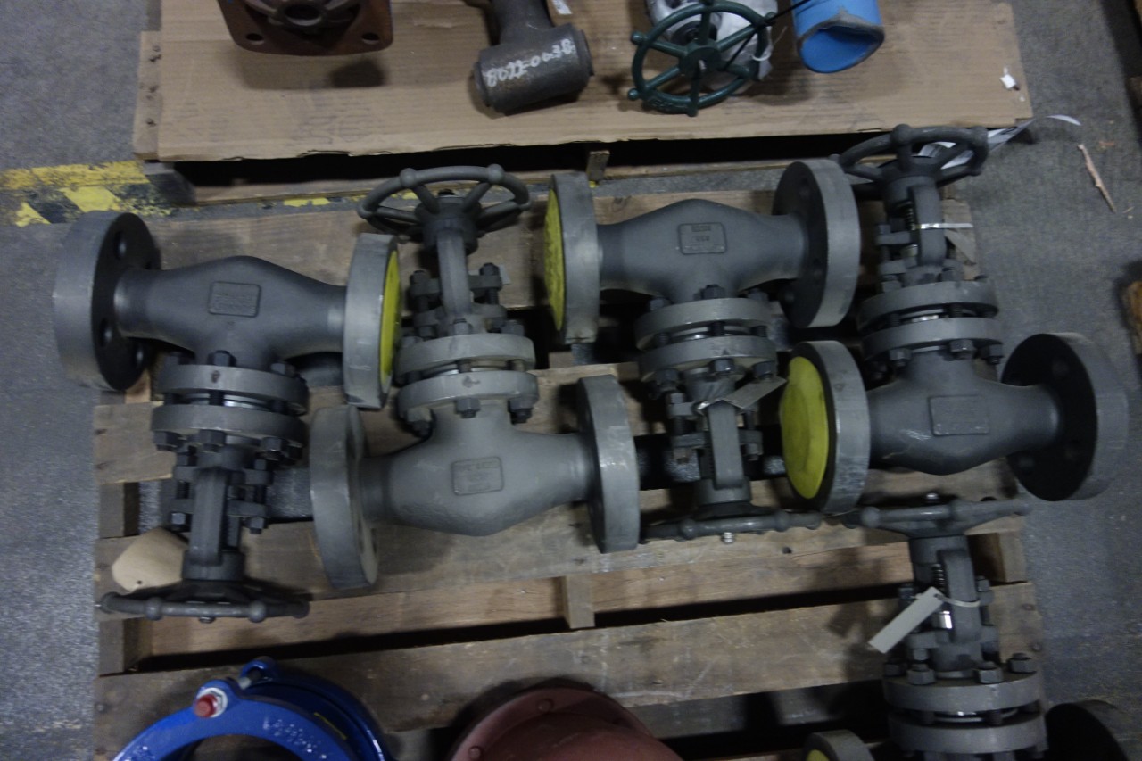 4 PALLETS OF ASSORTED VALVES AND VALVE ACCESSORIES For Sale | Aucto