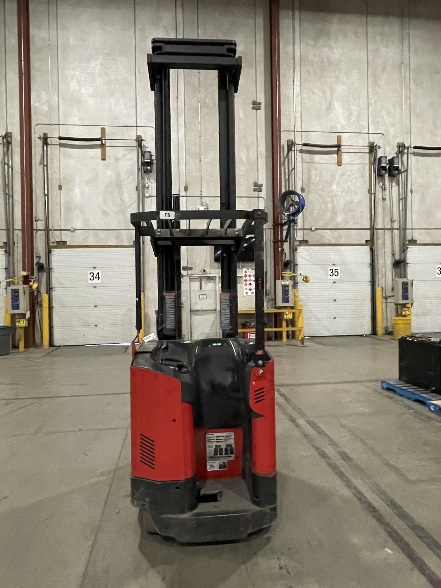 2011 RAYMOND 740 R45TT REACH TRUCK