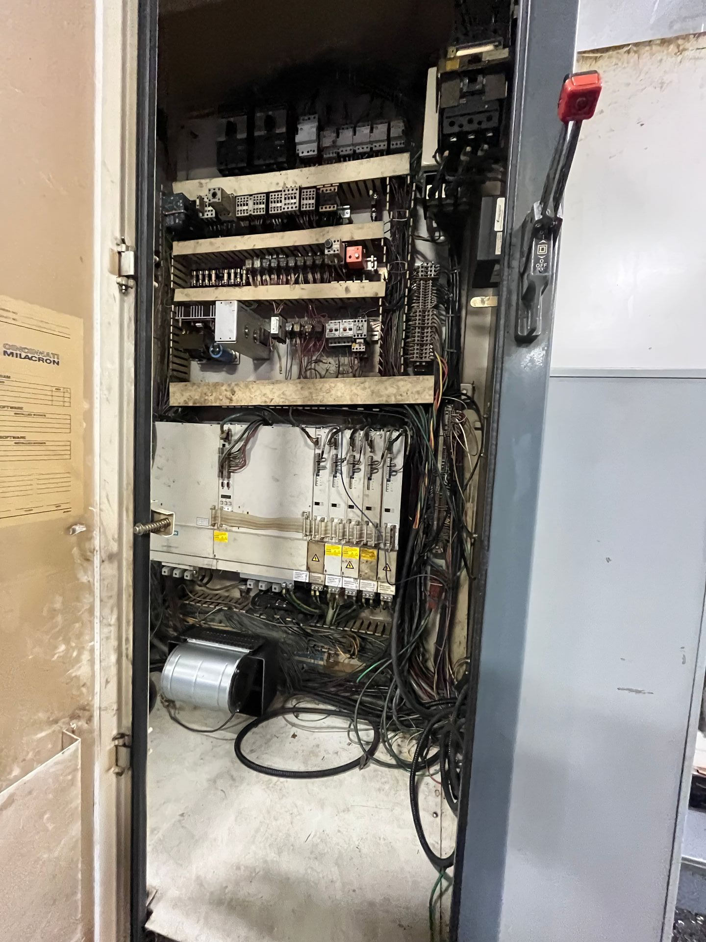 1995 Cincinnati Milacron T-35 5 Axis Horizontal Machining Center w ...