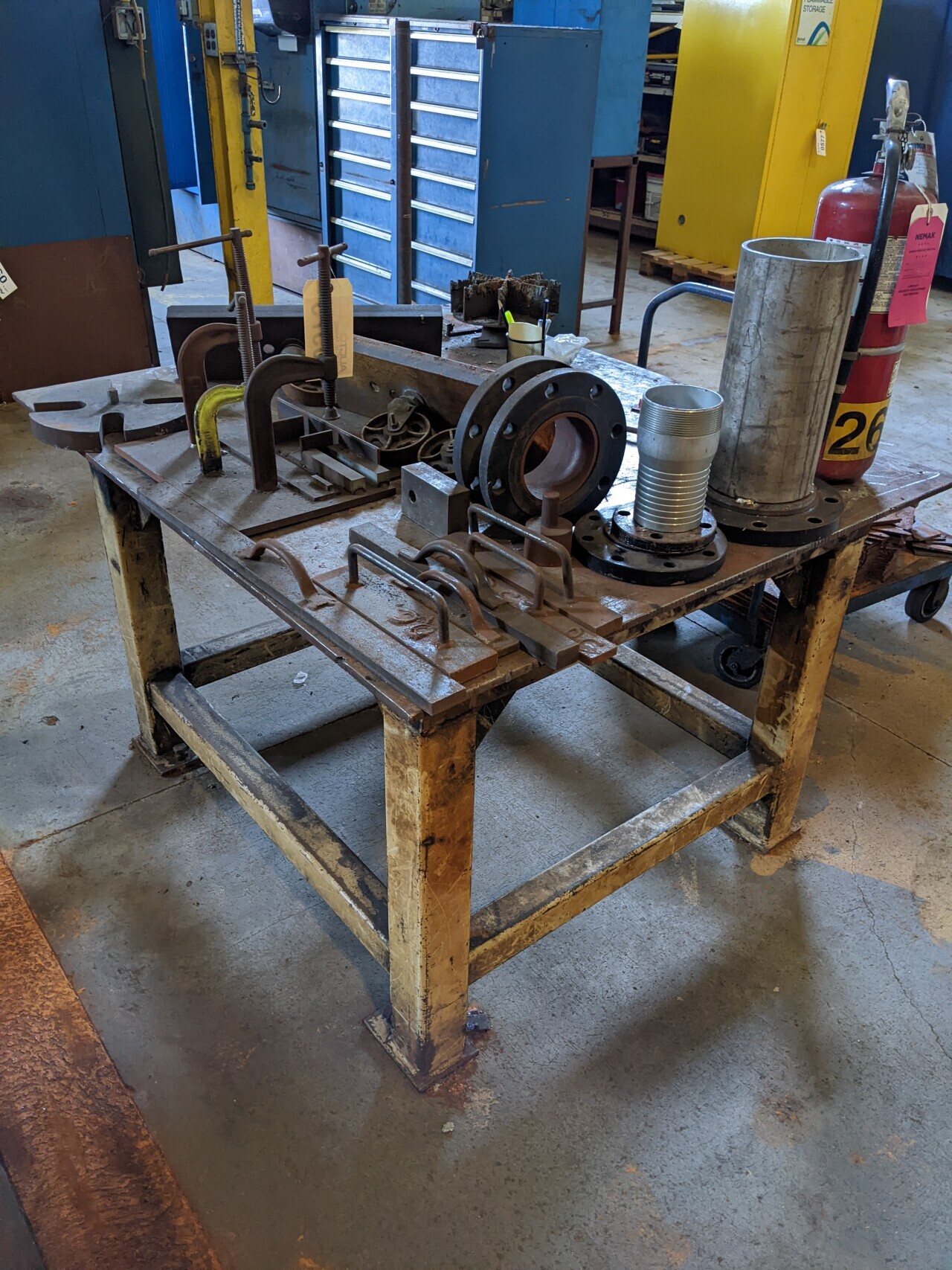 INDUSTRIAL STEEL WORK TABLE WITH CONTENTS