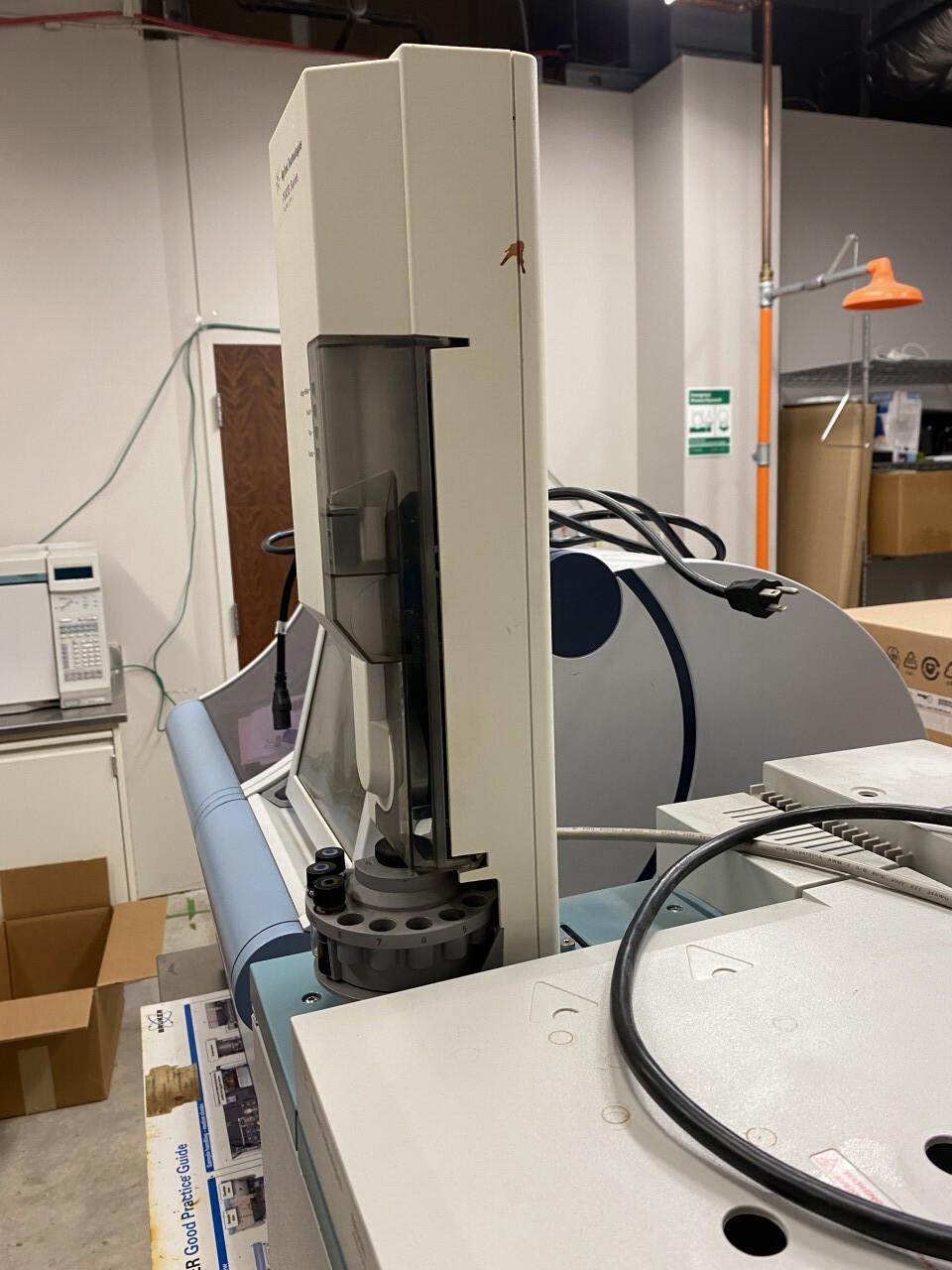 ICP Spectrometer set with Autosampler, Chiller and Power Conditioner ...