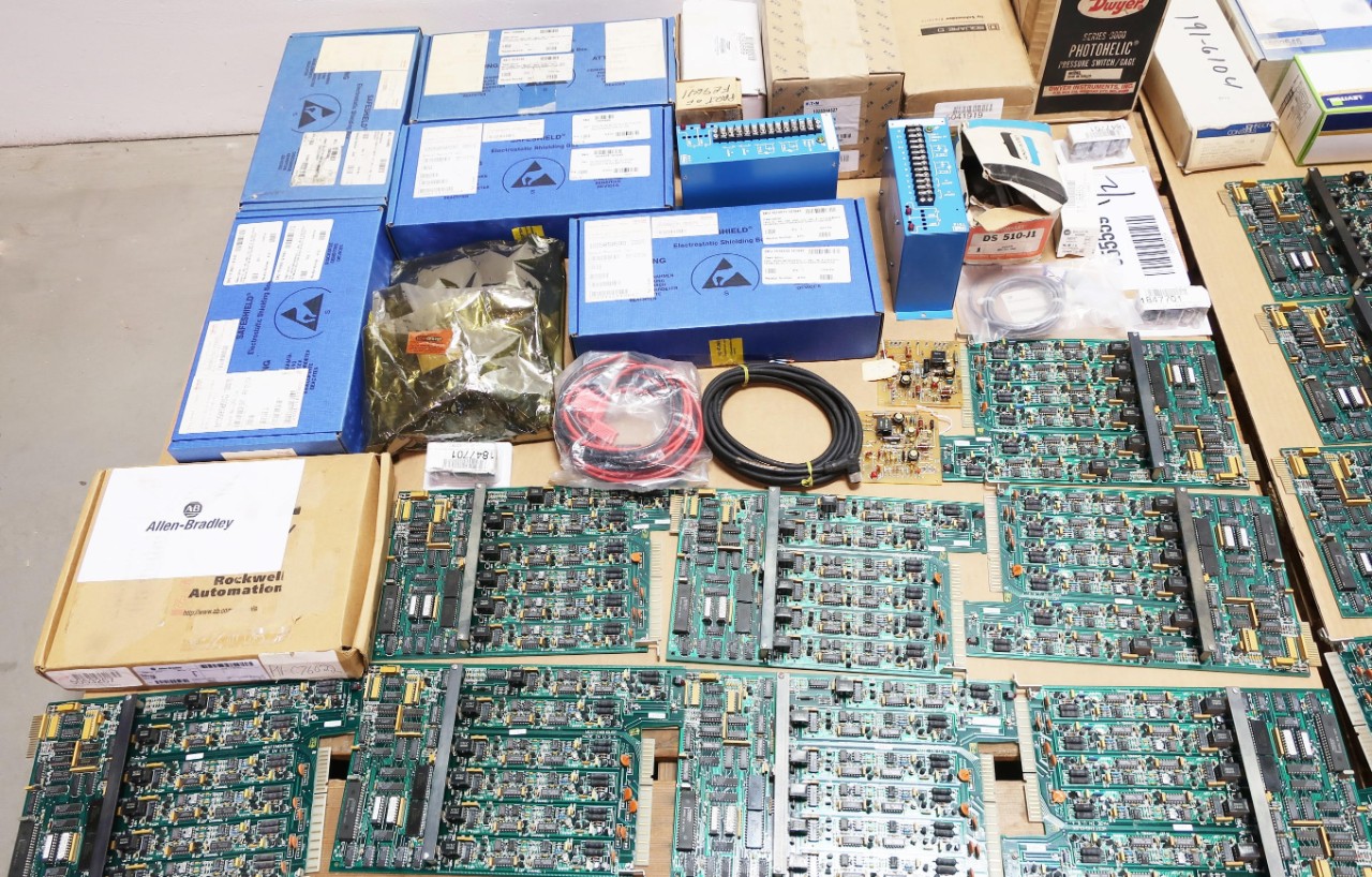 2 PALLETS OF PCBS AND CONTROLS - BOSCH REXROTH, WESTINGHOUSE, ALLEN BRADLEY