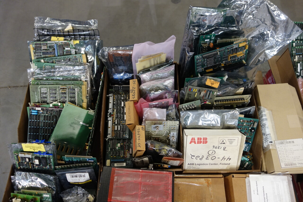 2 PALLETS OF ASSORTED PCB CIRCUIT BOARDS For Sale | Aucto