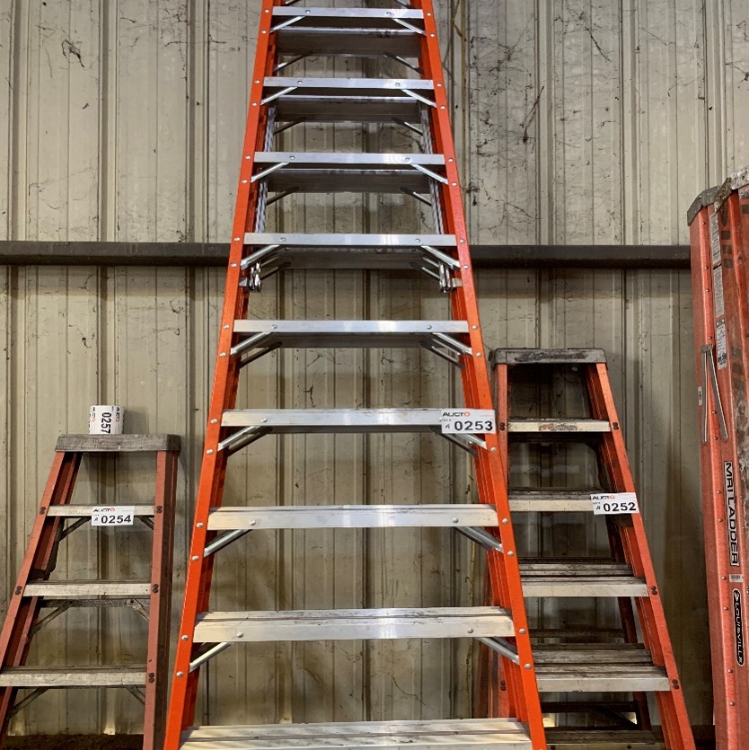 Louisville 14' Step Ladder