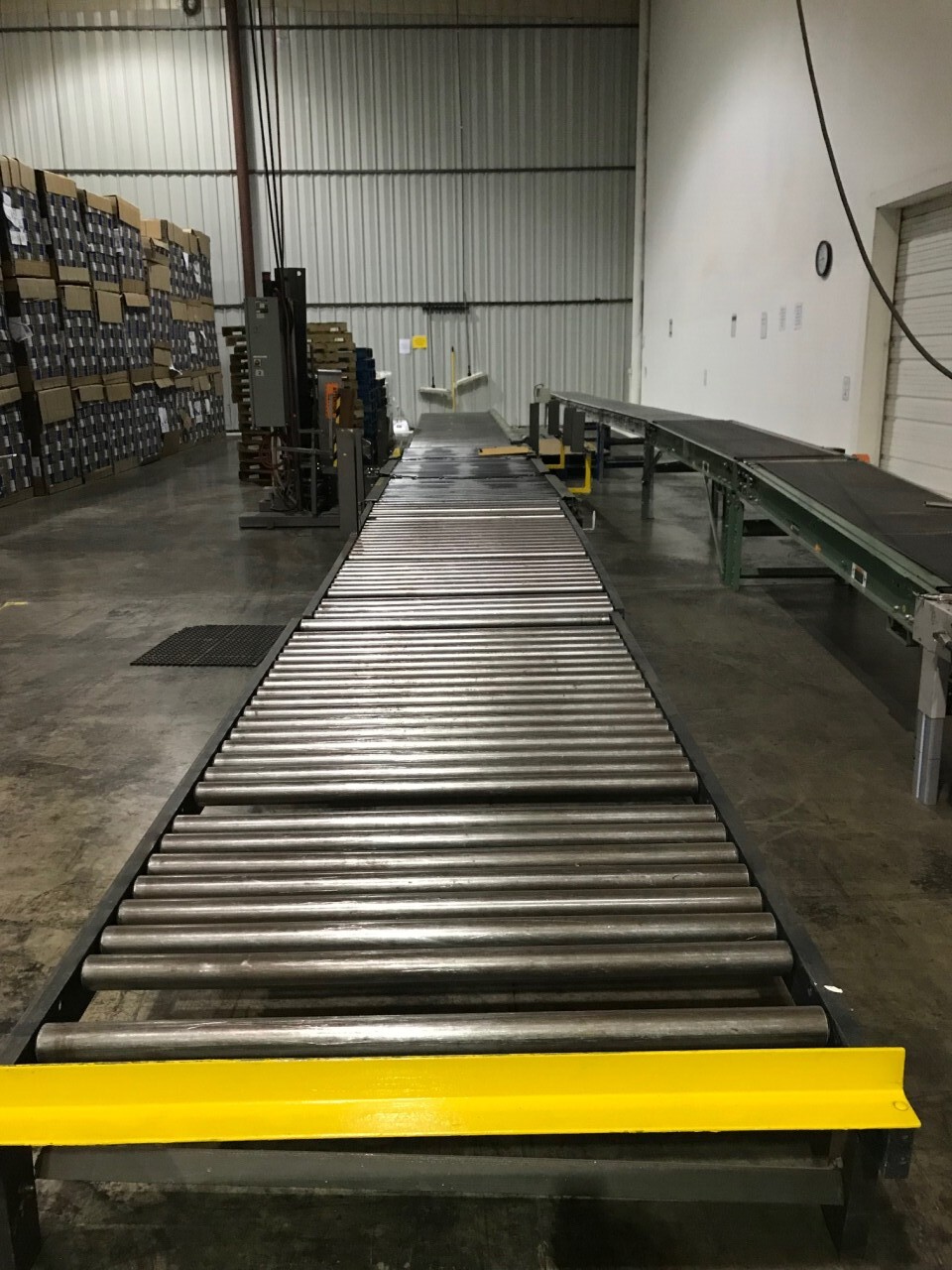 Fully Automatic Stretch wrapper with 15 ft powered infeed & rollers