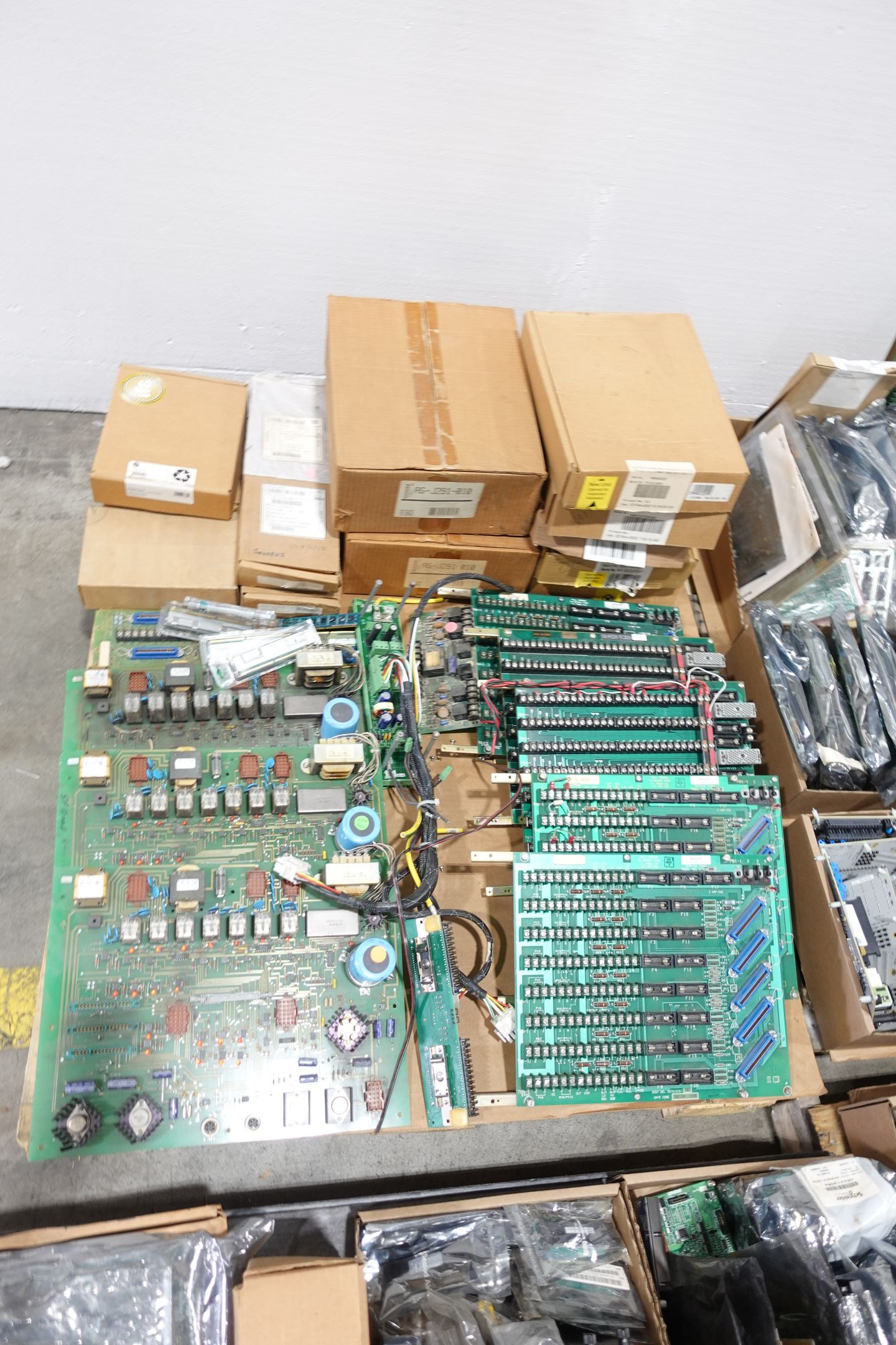 4 PALLETS OF ASSORTED PCB CIRCUIT BOARDS For Sale | Aucto