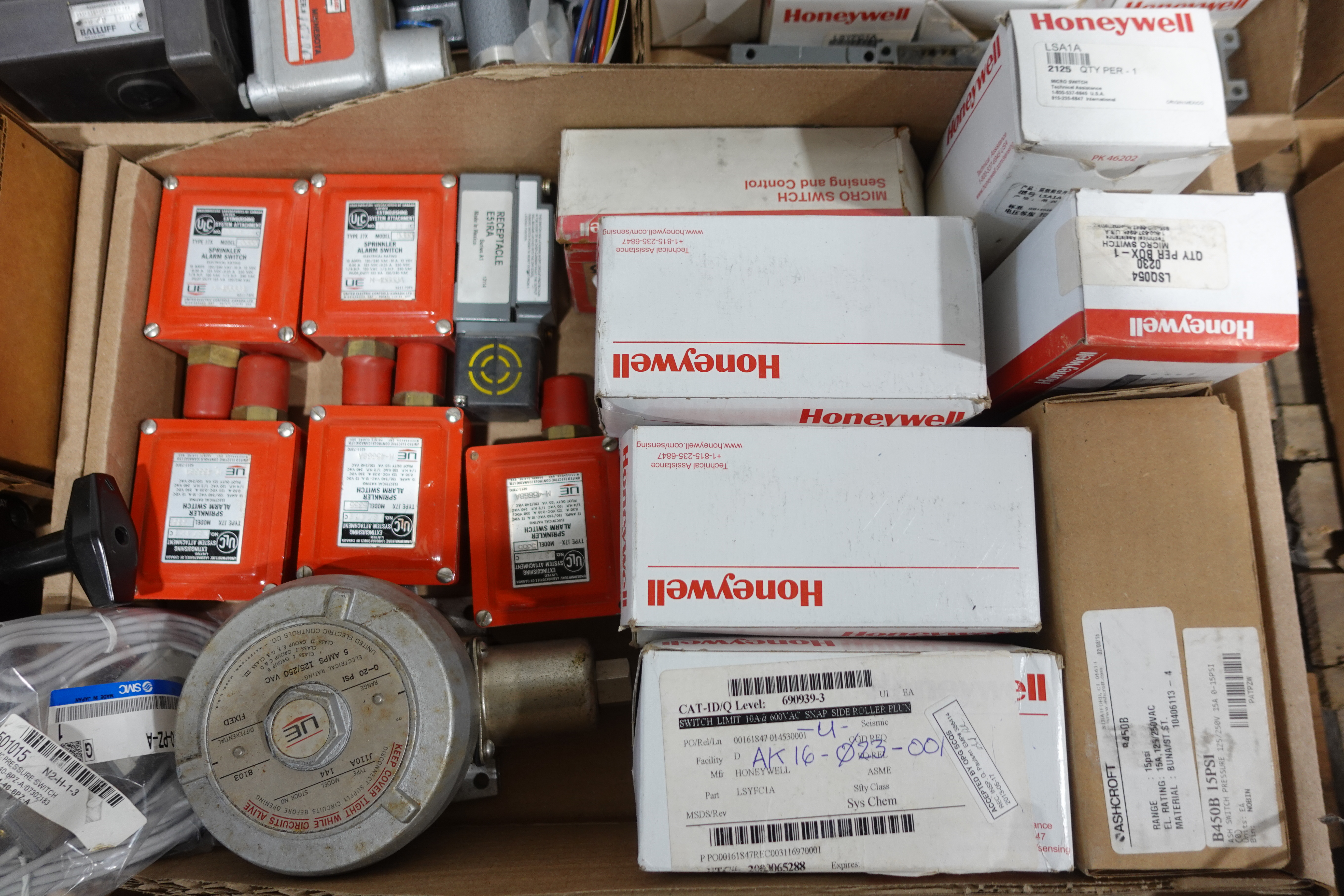 SKU 1726935 - 2 PALLETS OF FLOAT, LIMIT, AND PRESSURE SWITCHES For Sale ...
